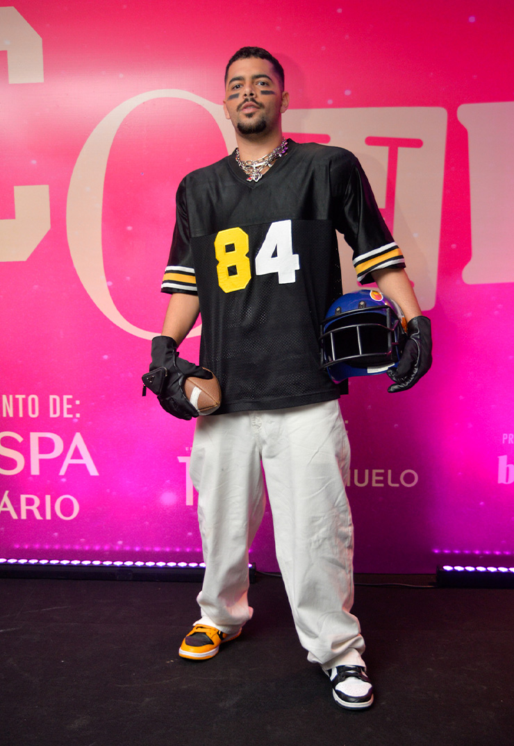 Rafa Uccman celebra aniversário em festa à fantasia; veja looks! | #OMG