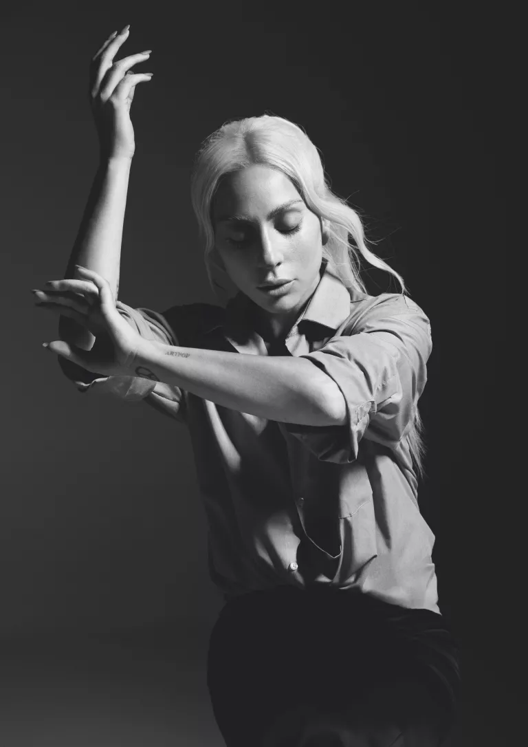 Lady Gaga revela que quer viver uma vida solitária