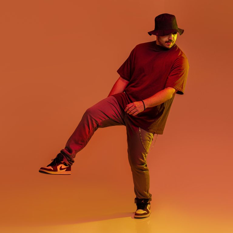 Quem é DJ TOPO, que viralizou em 2024 e agora lança "BATE VOLTA" com ...